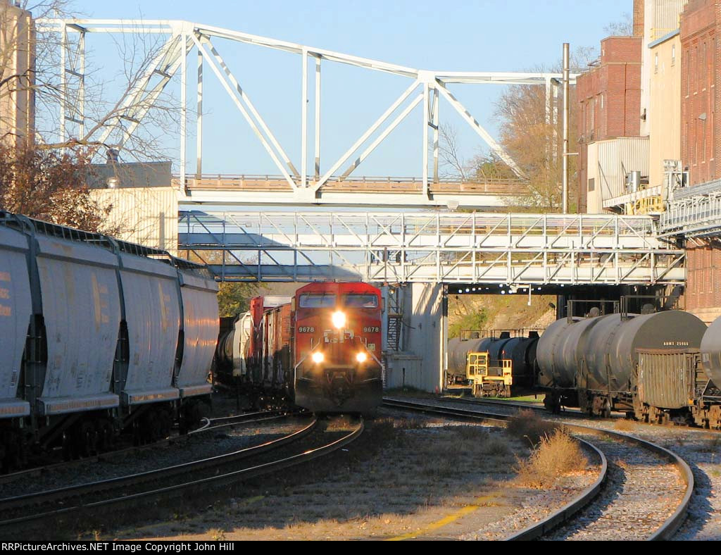 101016041 Westbound CP Freight